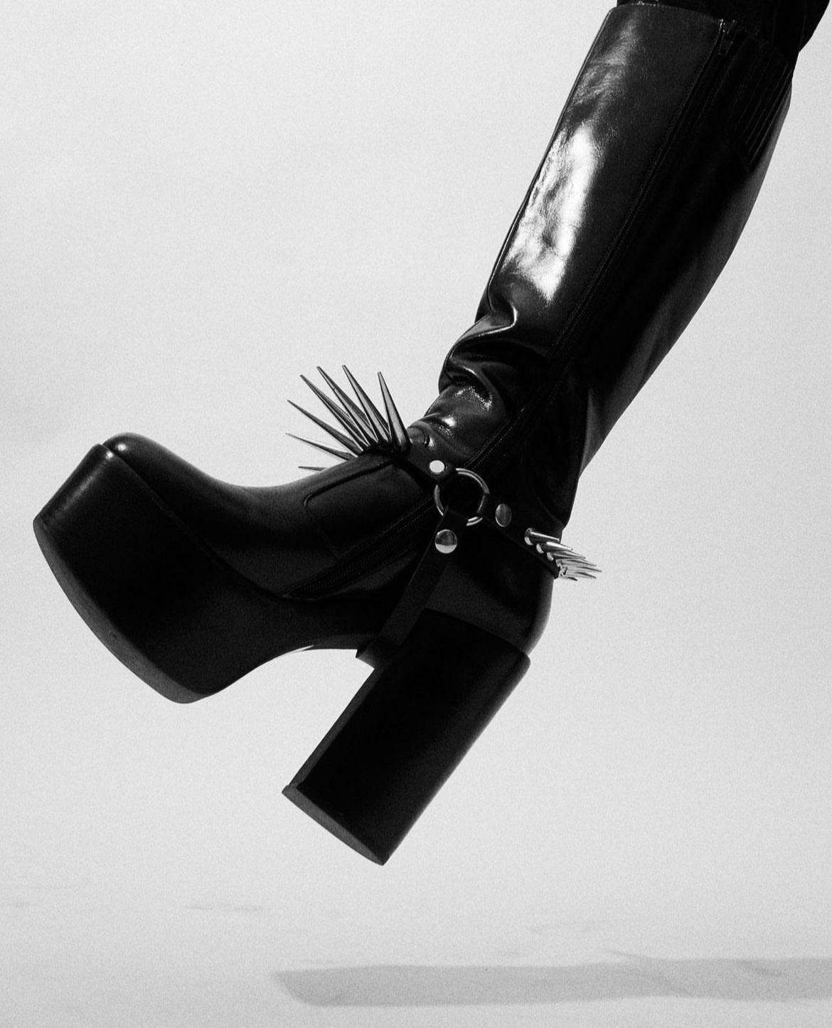 VICIOUS BOOT HARNESS (PAIR)